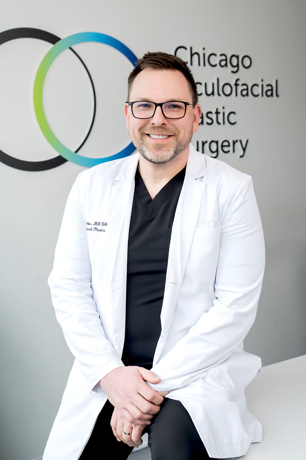 Meet Dr. Phelps us Chicago, IL | Chicago Oculofacial Plastic Surgery